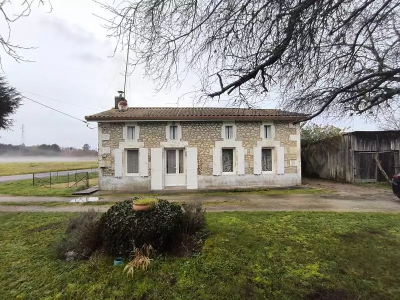 Vente maison 4 pièces 77 m² Clérac (17270) - Superimmo