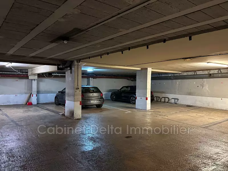 Location parking Toulon (83000) - Superimmo