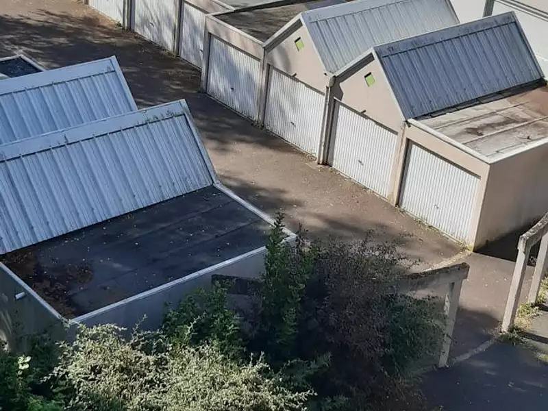 Location parking Lure (70200) - Superimmo