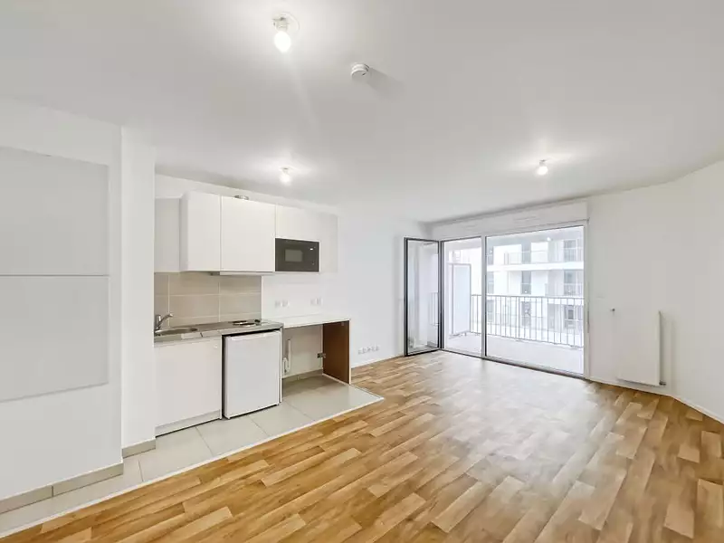Location appartement 1 pièce 32 m² Bobigny (93000) - Superimmo