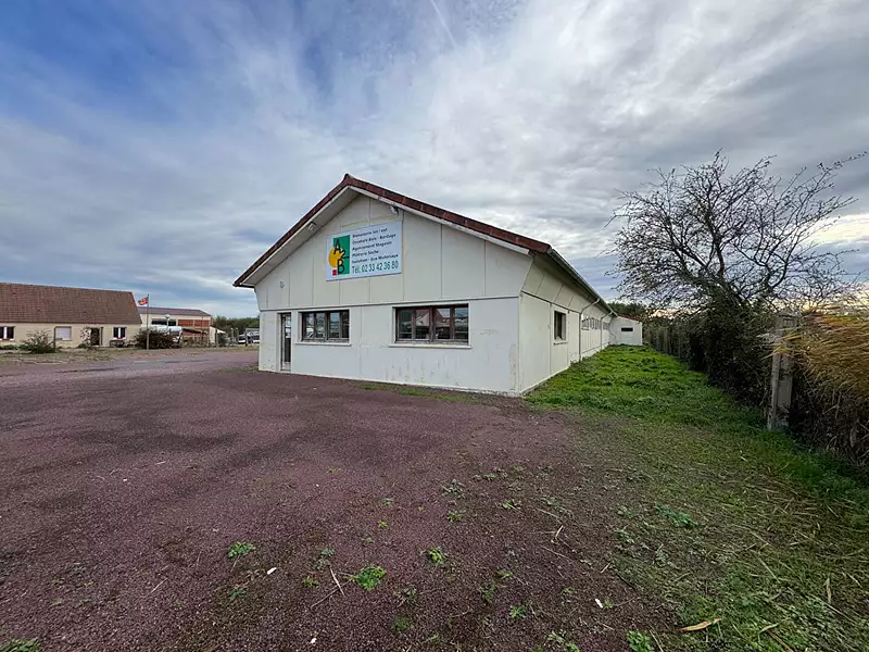 Vente divers 925 m² Carentan les Marais (50500) - Superimmo